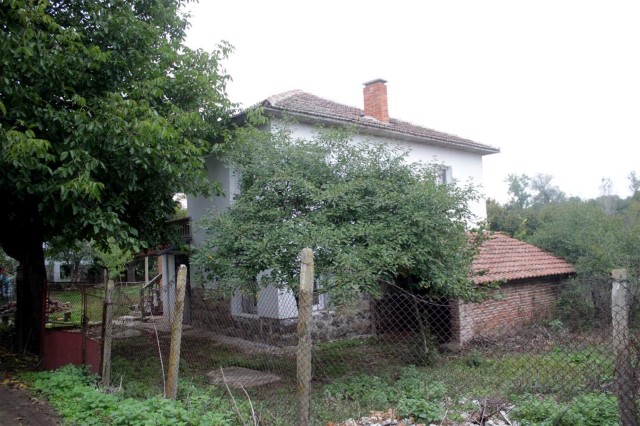 Renovated two-storey house for sale in a village 50 km from the sea ...
