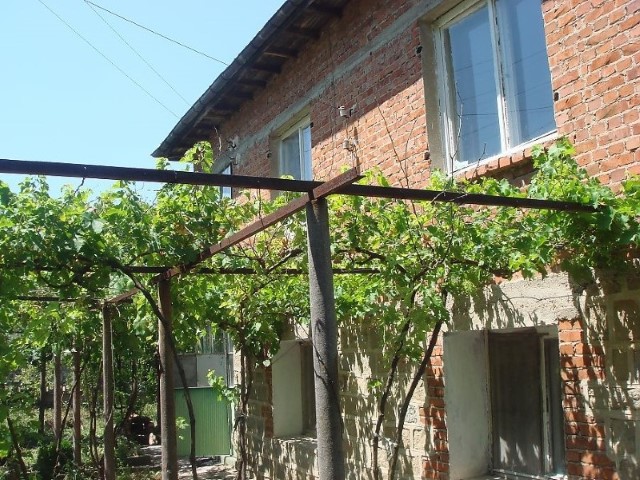 For sale a solid two-storey house in the centre of a village 30 km from ...