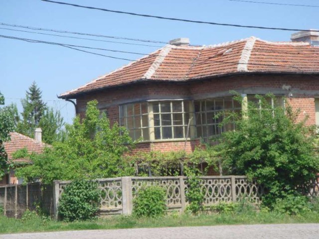 For sale a solid two-storey house in the centre of a village 30 km from ...