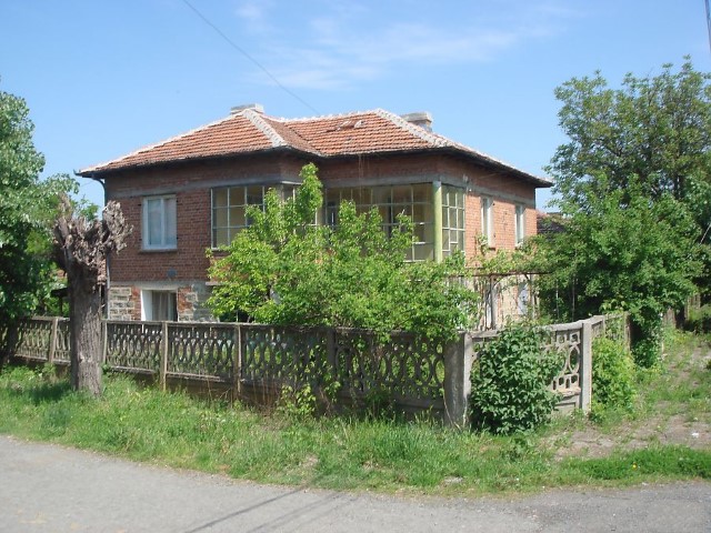 For sale a solid two-storey house in the centre of a village 30 km from ...