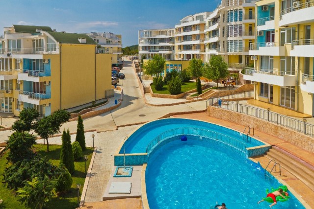 Fully furnished studio for sale in Sunset Kosharitsa complex, 7 km from ...