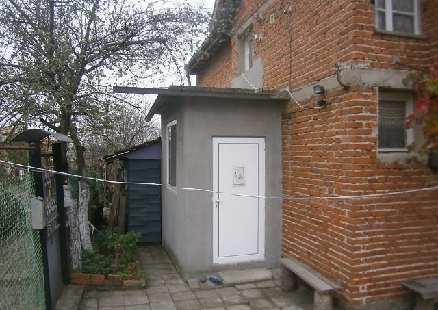 For sale a solid two-storey house in the village 30 km from the sea ...